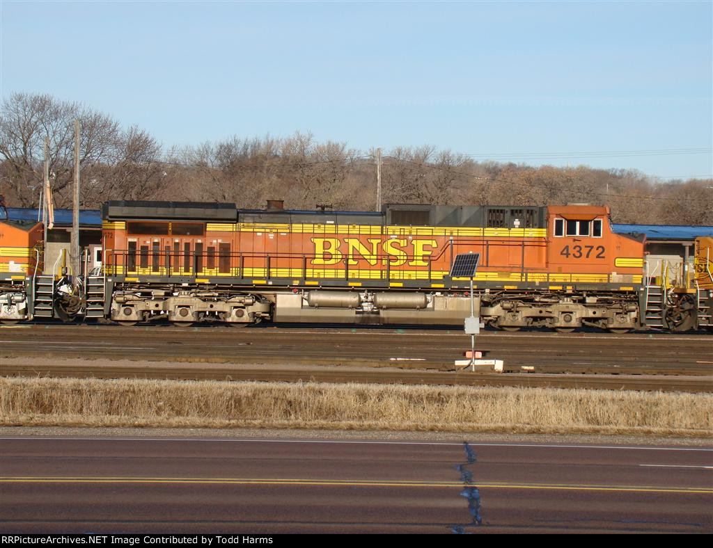 BNSF 4372